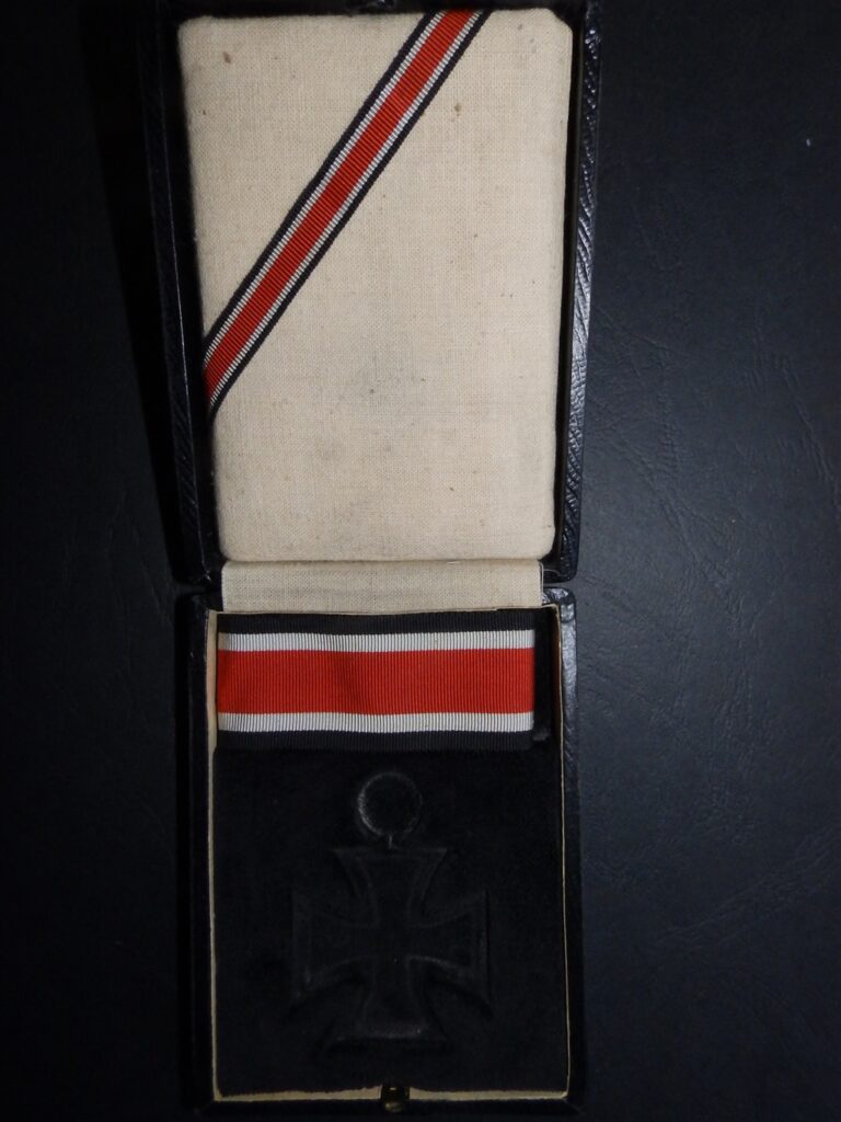 EK2 period private box with black interior – Iron Cross collector