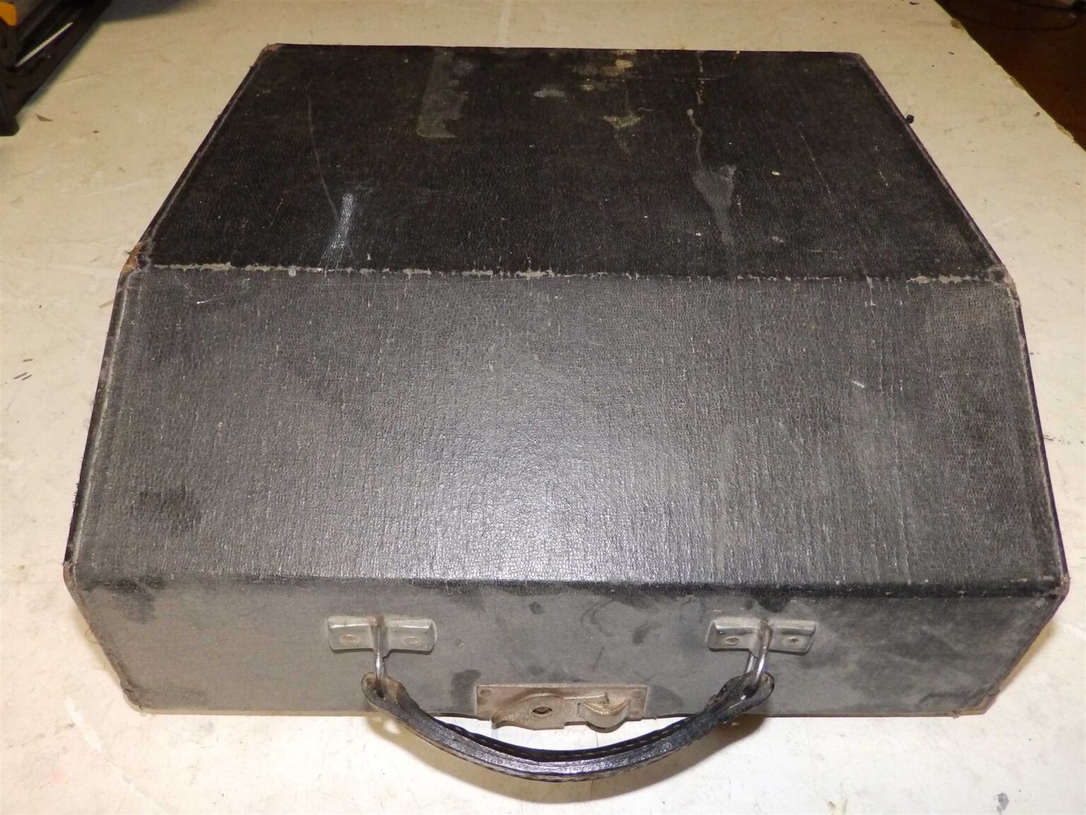 World War II typewriter with SS runes Groma T 1943 – Iron Cross collector